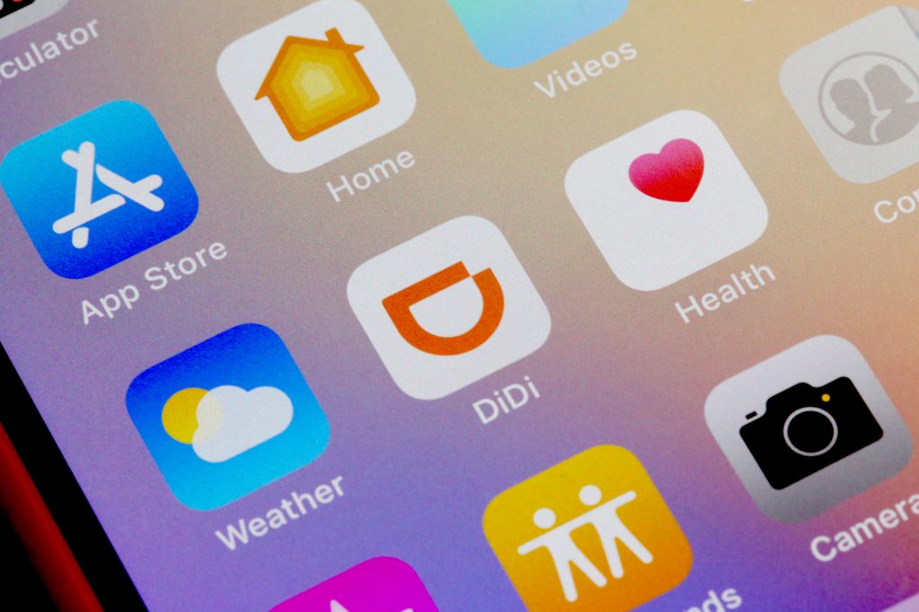 Chinese transport major Didi Chuxing spins off car services platform