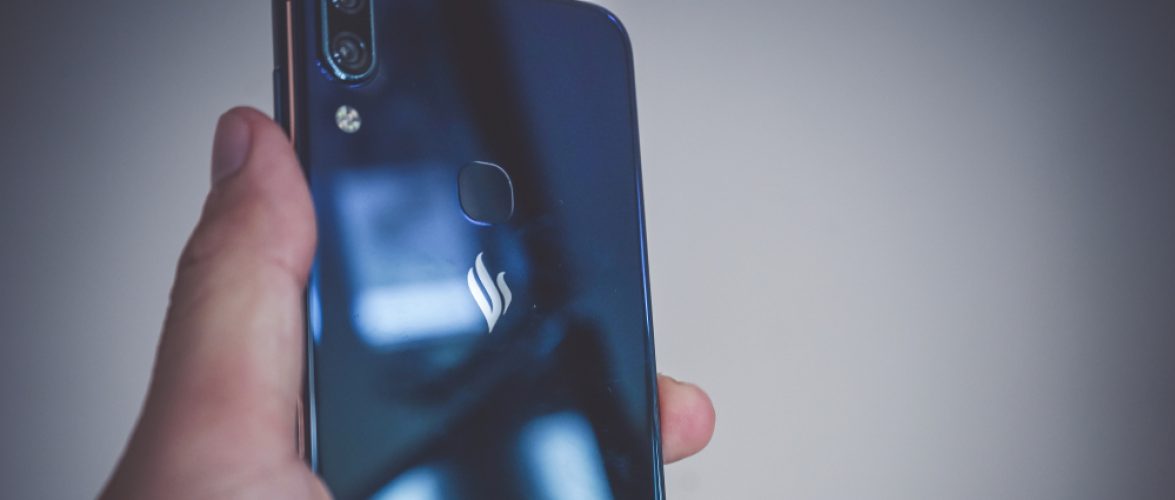 VinSmart is designing a 5G smartphone that will be made in Vietnam