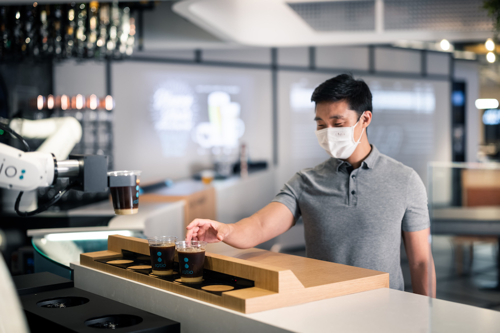 A Singaporean startup runs the world's first robotics café | KrASIA A Singaporean startup runs the world's first robotics café | KrASIA