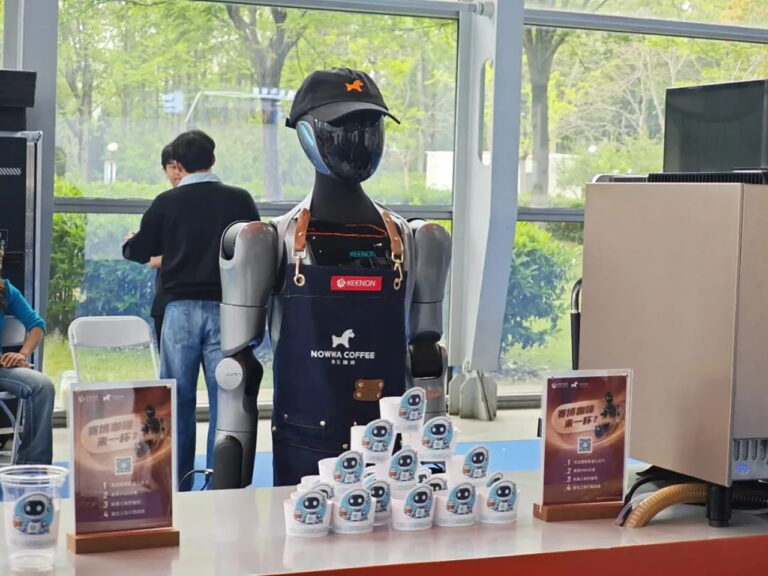 Keenon Robotics prioritizes function over form in its robot lineup